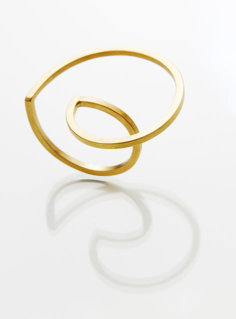 Angles & Curls – Ellen Monaghan