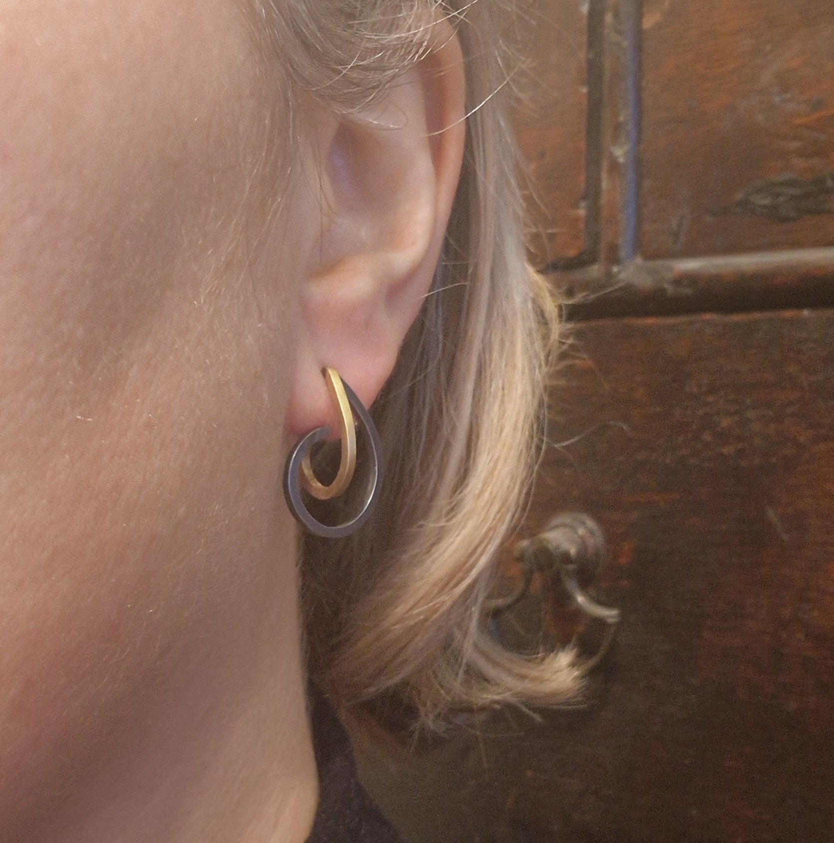 18k gold/sterling silver Twice Curled drop earrings – Ellen Monaghan